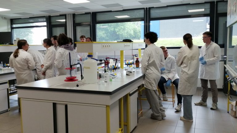 Vire : les lycéens de première STL en visite à l’IUT · IUT Grand Ouest ...
